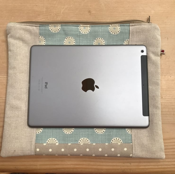 Large zip pouch iPad case organiser - Folksy