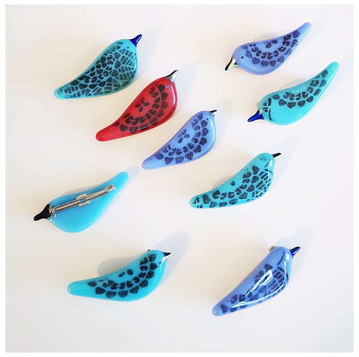 One turquoise bird brooch - Folksy