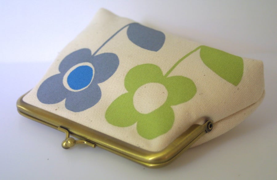 SALE Flower Border purse - Folksy