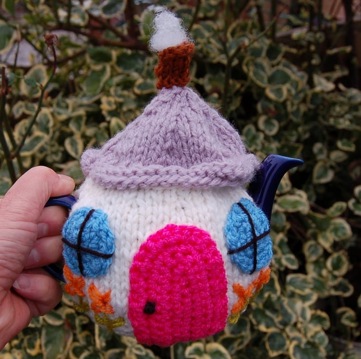 Country cottage tea cosy hand embroidered - to ... - Folksy