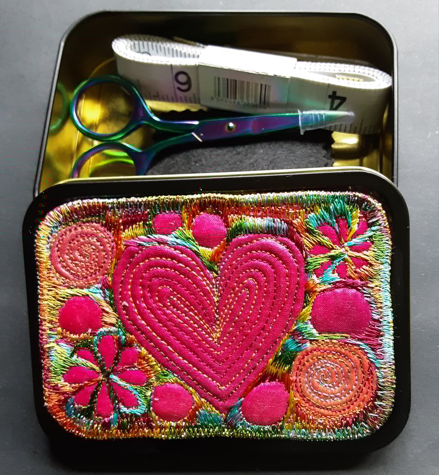 Sewing Notions Travel Sewing Tin - Folksy