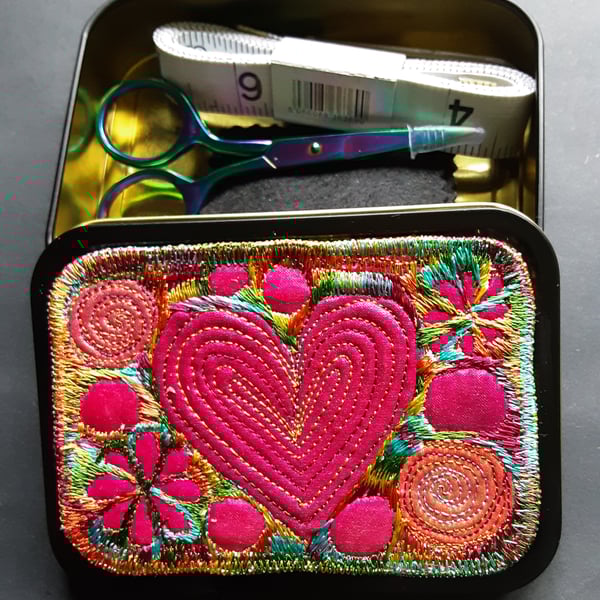 Sewing Notions Travel Sewing Tin - Folksy