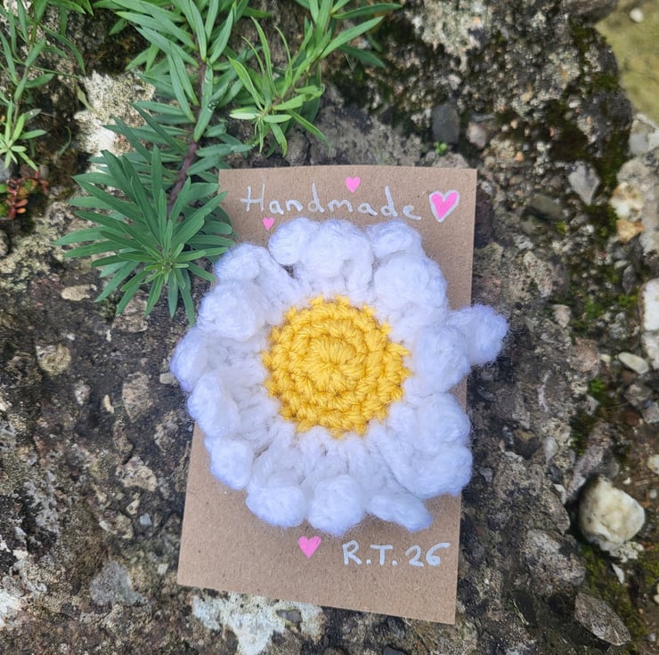 Crochet flower brooch - Folksy
