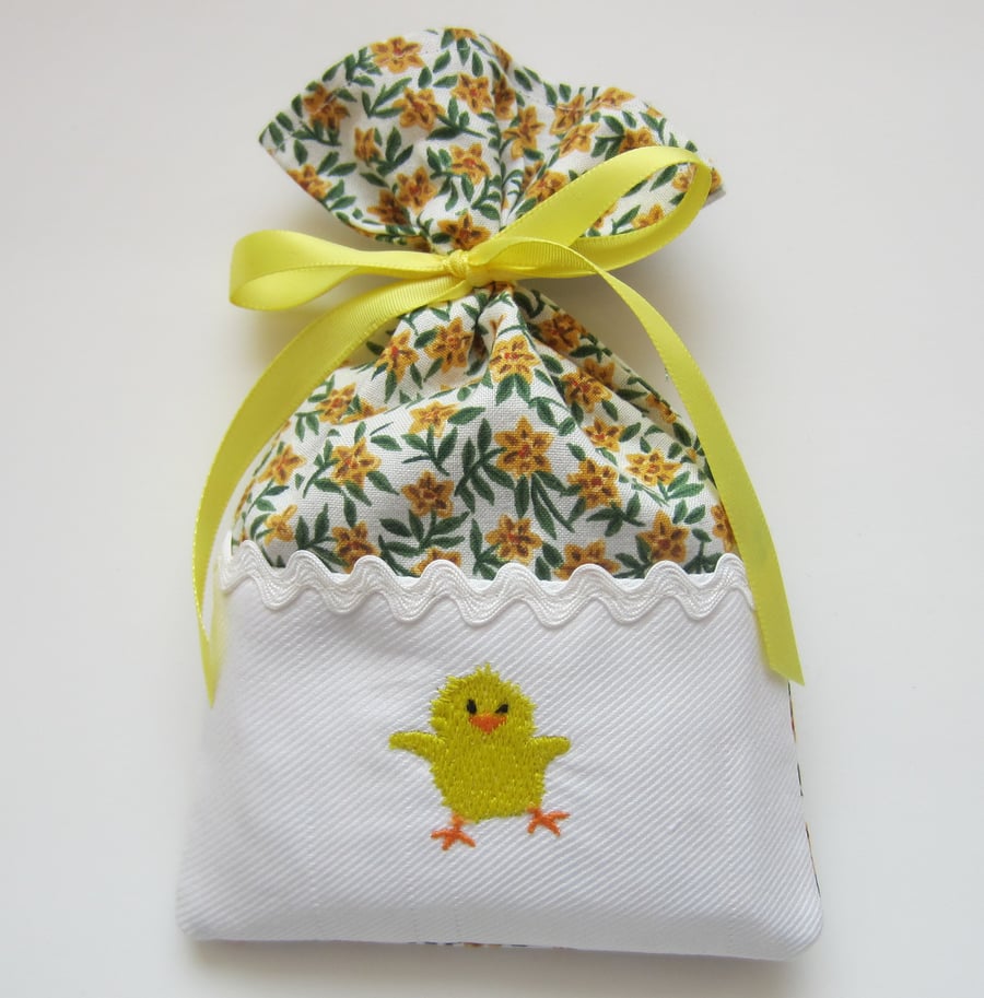 SALE Easter Chick Lavender Sachet - Folksy