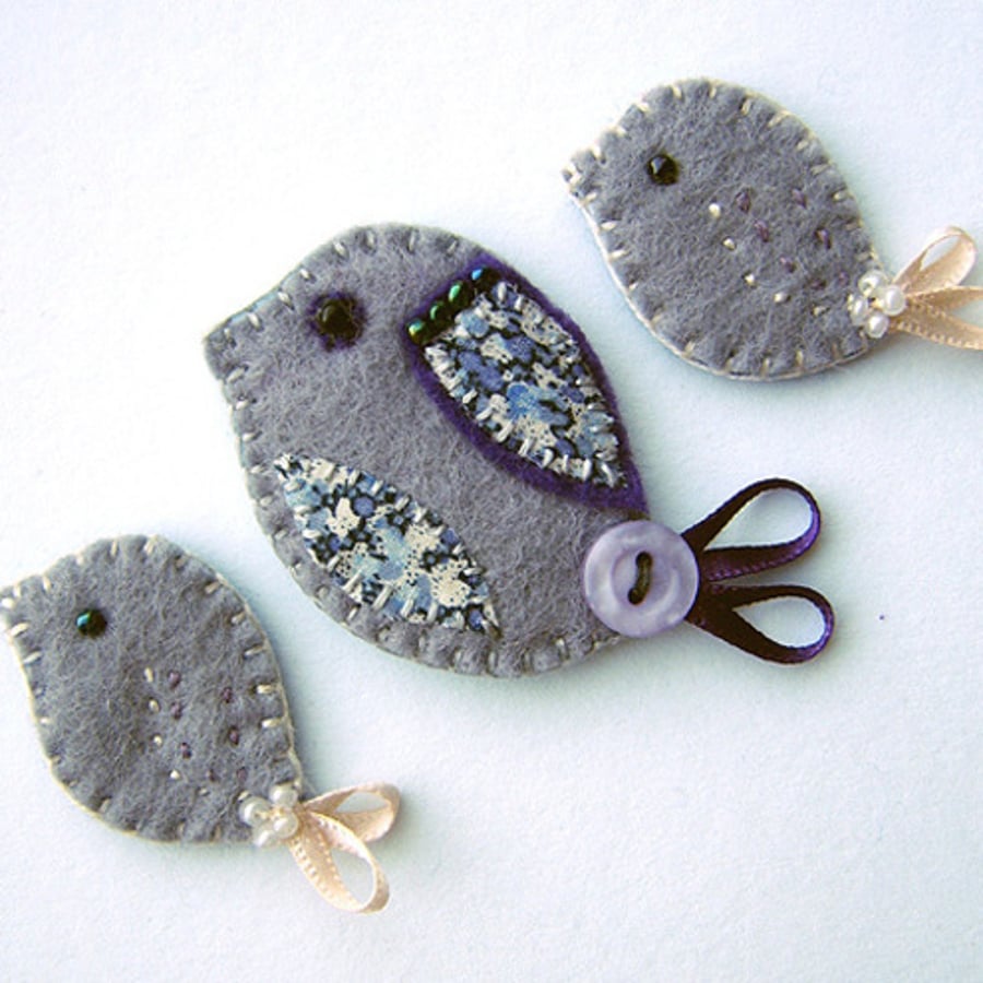 Bird Brooch + 2 mini birds - Folksy