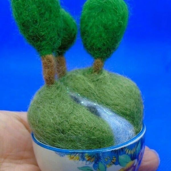 needle felt woodland scene in pretty vintage su... - Folksy