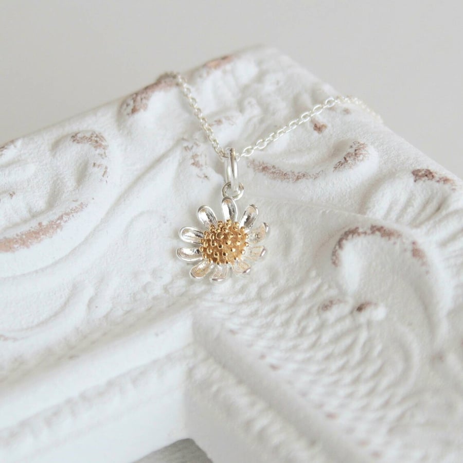Daisy pendant, daisy necklace - Folksy