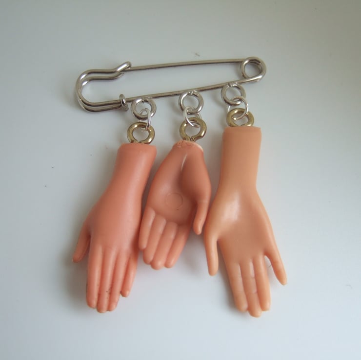 Helping Hand Kilt Pin No.14 - Folksy