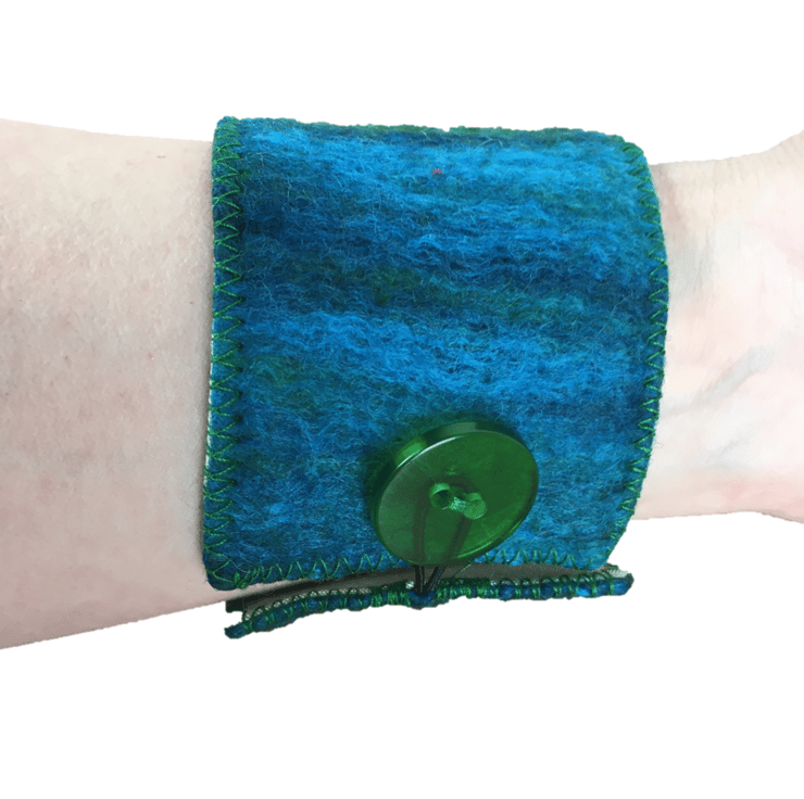 Felted wrist cuff in blue and green merino wool - Folksy