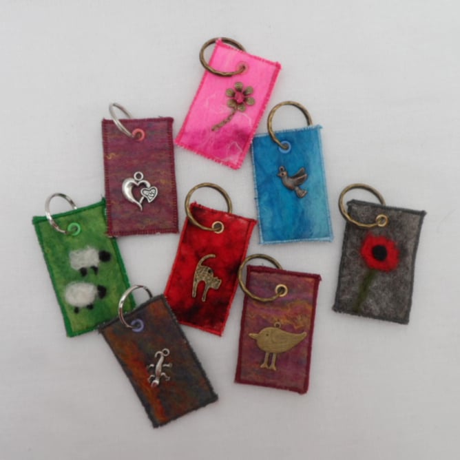 Felted key ring - grey with poppy - Folksy