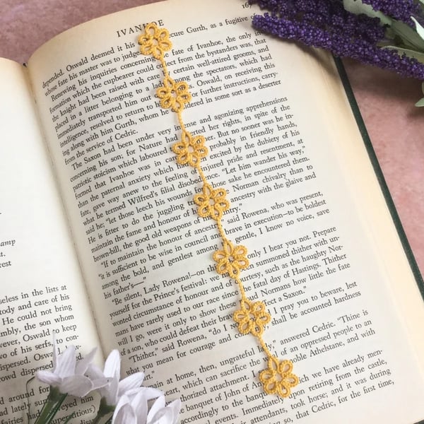 FIVER FRIDAY Selection of Shuttle Tatted Bookma... - Folksy