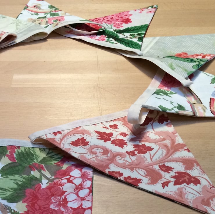 Beautiful Bright Vintage 'y Floral Bunting - pe... - Folksy
