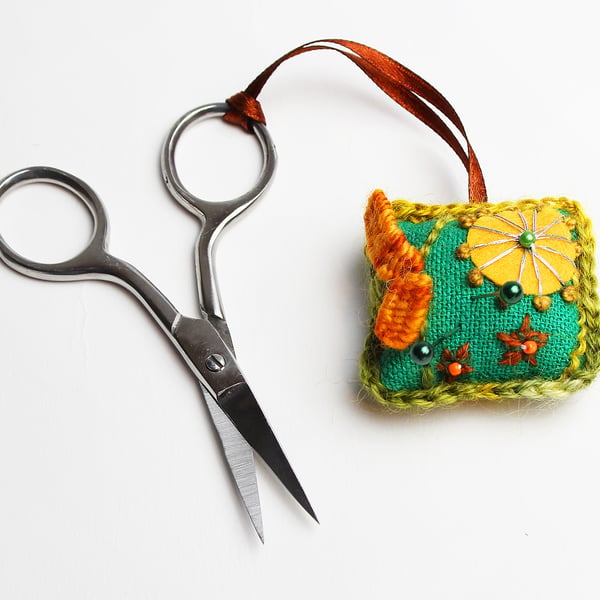 Scissor keeper in emerald green linen with almo... - Folksy