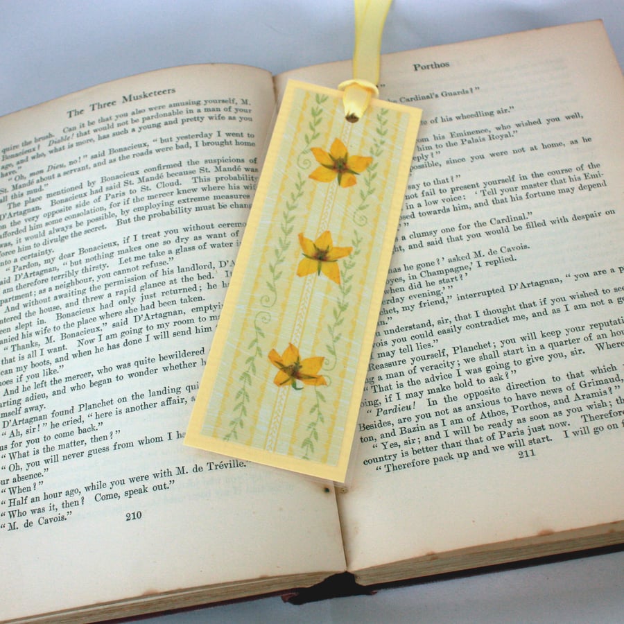 Handmade pressed flower laminated bookmark - Folksy