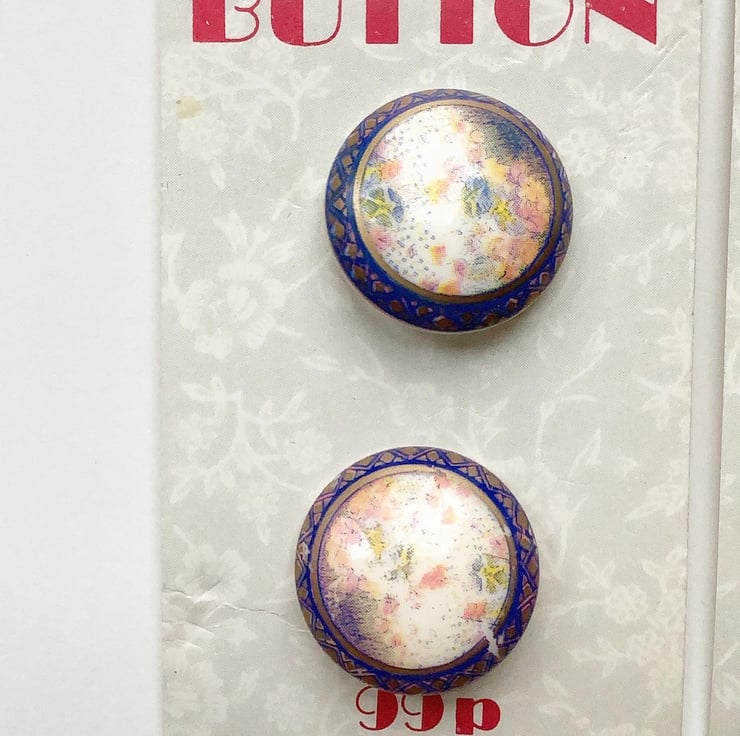 Floral buttons, vintage buttons. - Folksy