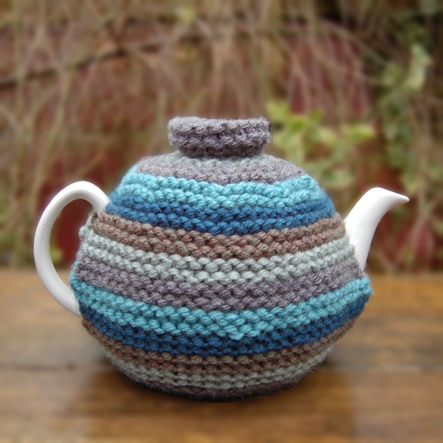 Tea cosy hand knitted using King Cole yarn. F... - Folksy