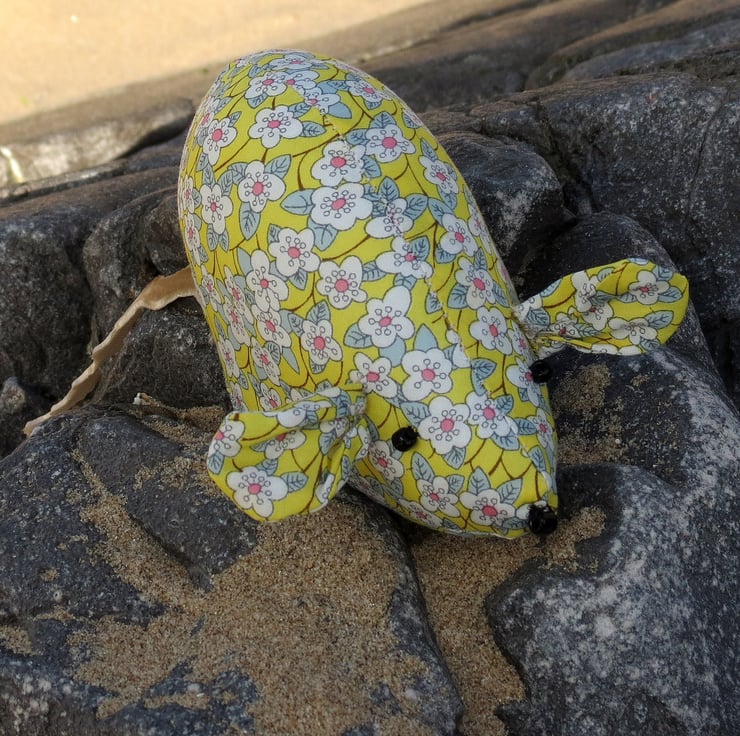A floral mouse pin cushion. Made from Liberty ... - Folksy