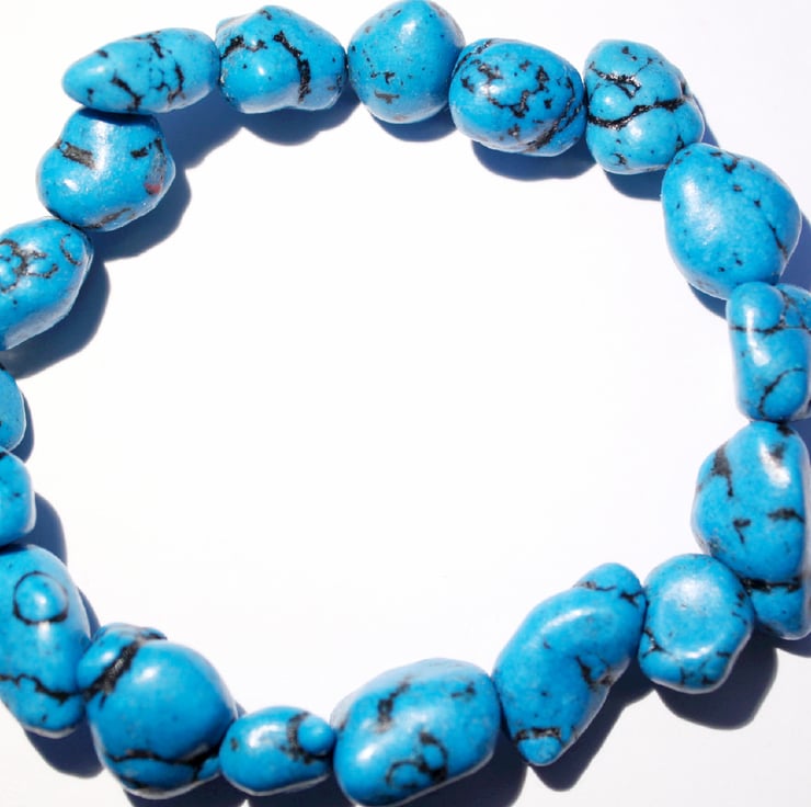 Dyed turquoise howlite gemstone chunks elastica... - Folksy