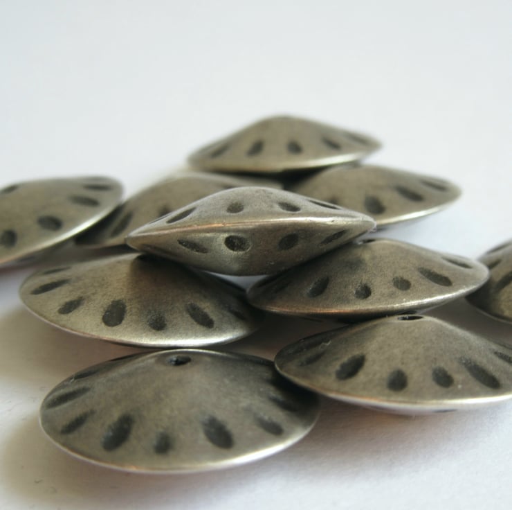10 x Patterned Silver Coloured Beads - Folksy
