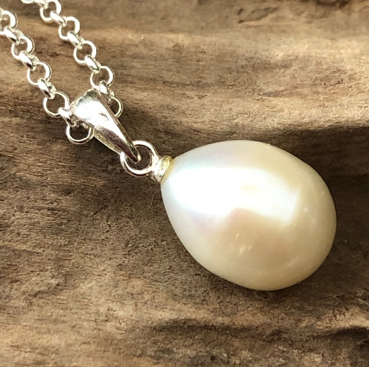 14x10mm oval white pearl drop silver necklace -... - Folksy