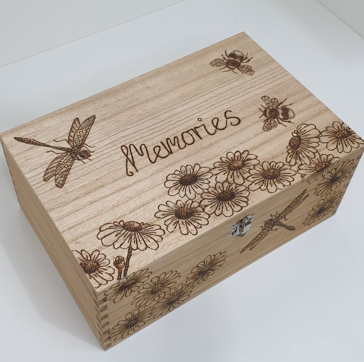 Wooden memory box, pyrography bees, daisies and... - Folksy
