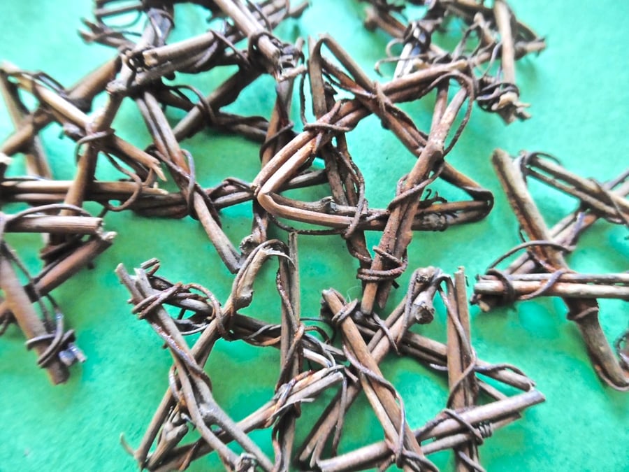 6 x 38mm Grape Vine Stars - Folksy