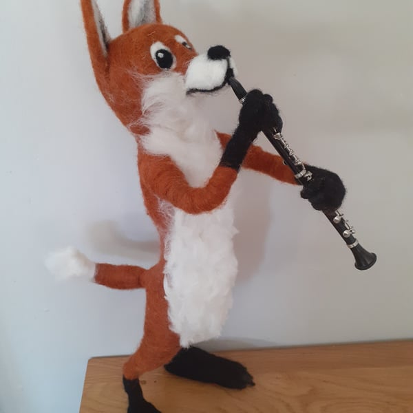 Foxy clarinetist - Folksy