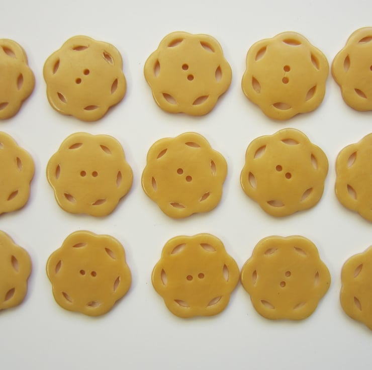 15 Vintage Mustard Yellow Flower Buttons - Folksy