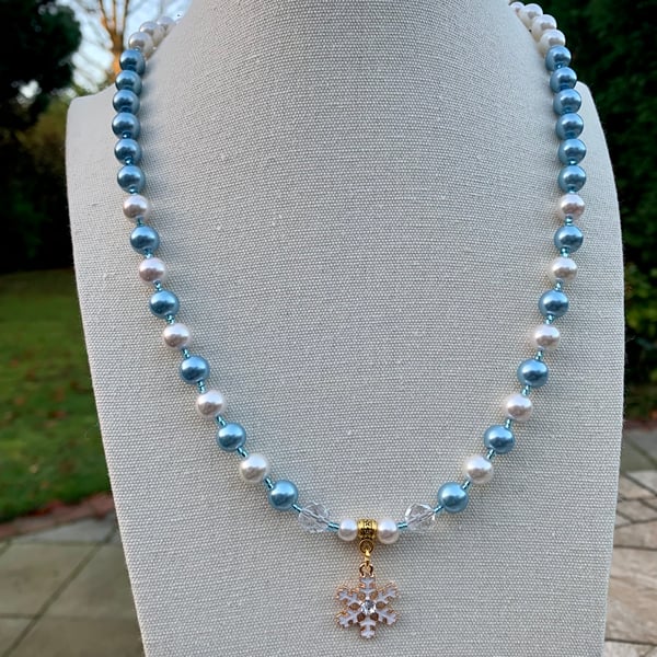 Ice Blue and White Shimmer Pearls Snowflake Pen... - Folksy