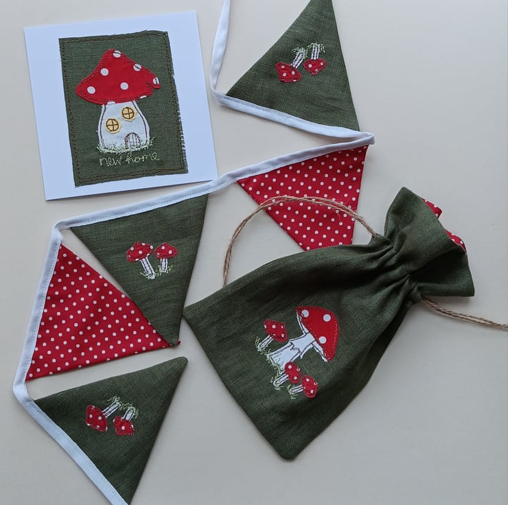 Toadstool Gift Set of Mini Bunting with Drawstr... - Folksy
