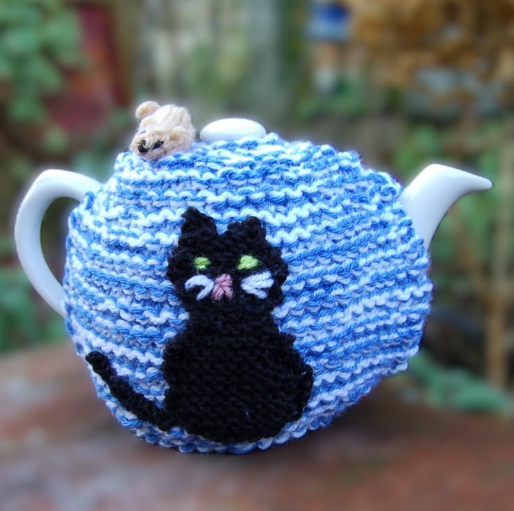 Cat tea cosy - hand knitted - to fit a small t... - Folksy