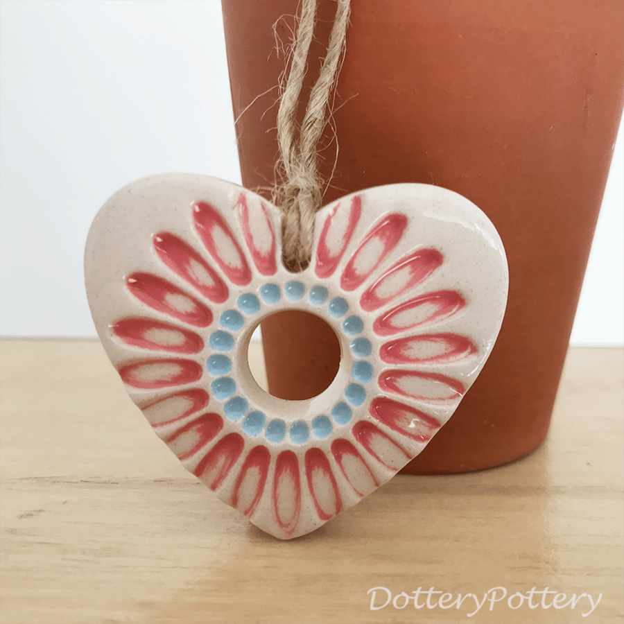 Small Ceramic heart decoration with pink daisy - Folksy