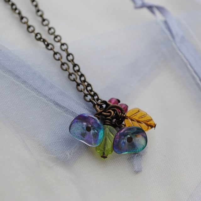 Titania flowers necklace - Folksy
