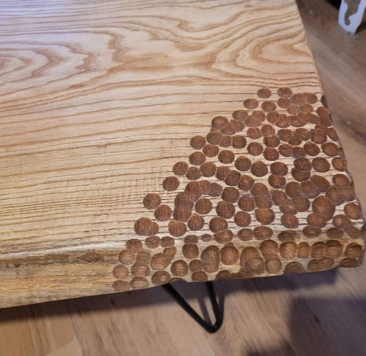 Ash coffee table with dimple effect - Folksy