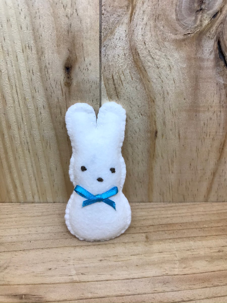 White Felt Rabbit. (056) - Folksy