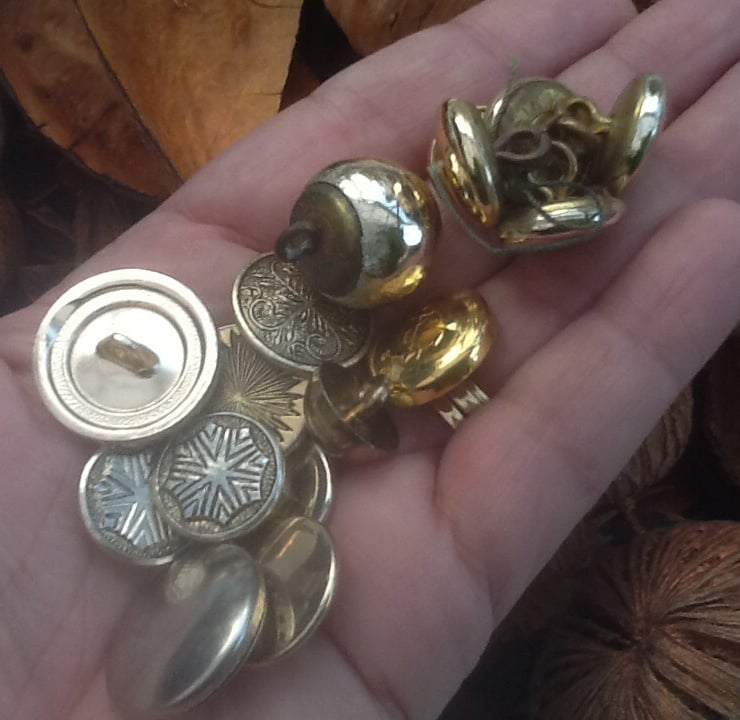 Selection of mixed vintage yellow metal buttons... - Folksy
