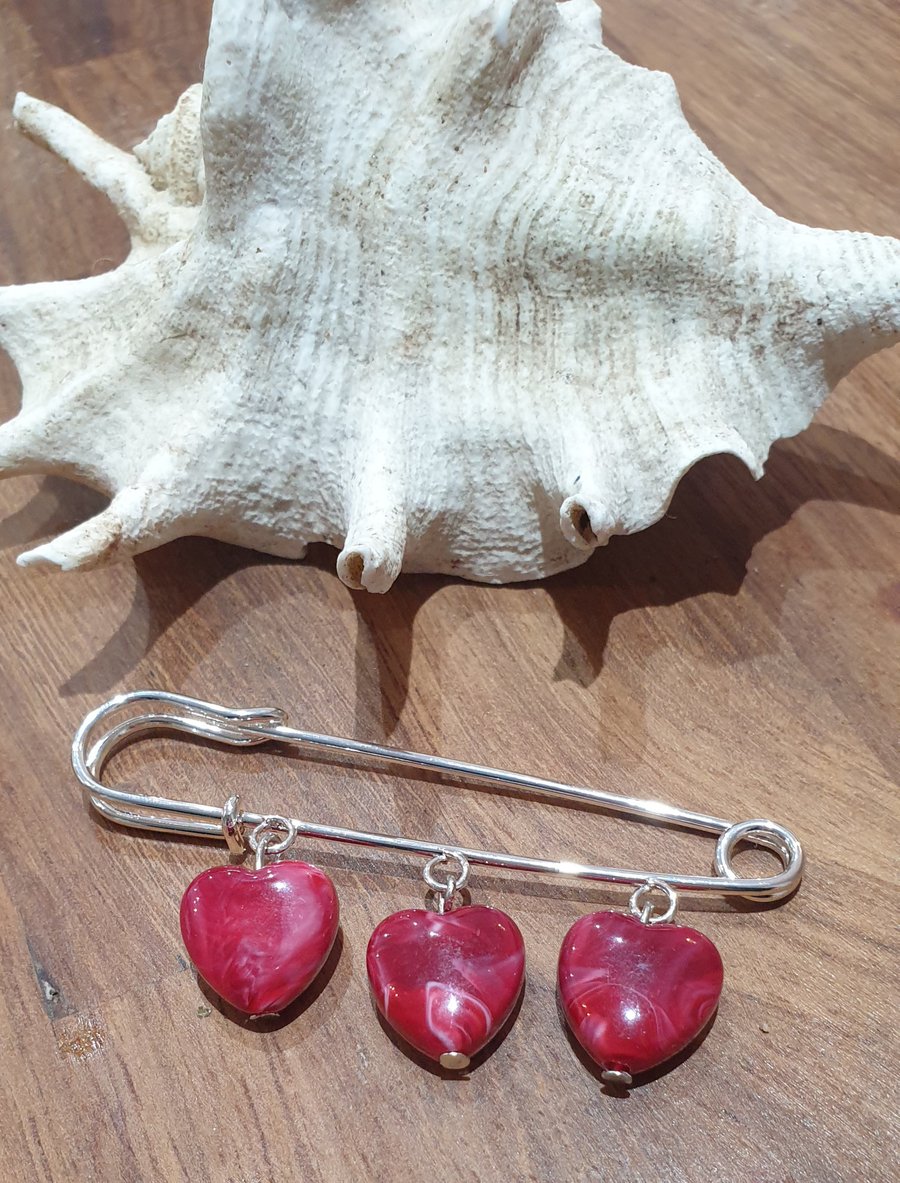 Red Heart Kilt Pin Broach (Silver plated) - Folksy