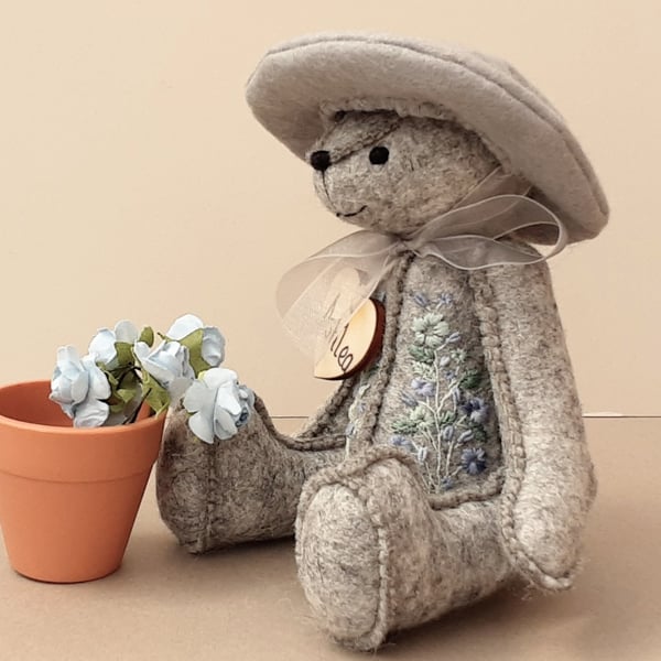 Handmade teddy bears, keepsake bears and collectable bears on Folksy