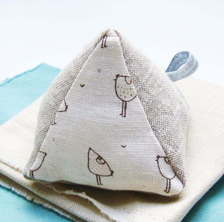LINEN PIN CUSHION - little hens - Folksy