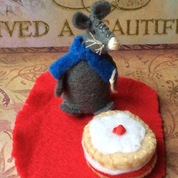 Hand stitched Mouse and Cake - Folksy