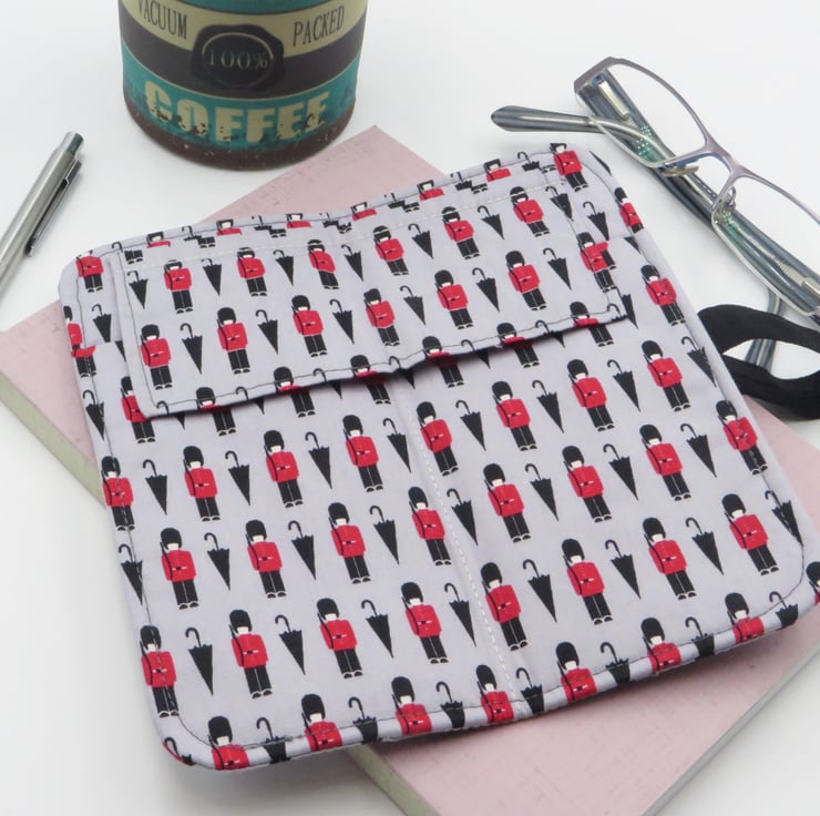 Fabric compact pen wallet with elastic closure - Folksy