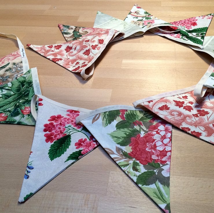 Beautiful Bright Vintage 'y Floral Bunting - pe... - Folksy