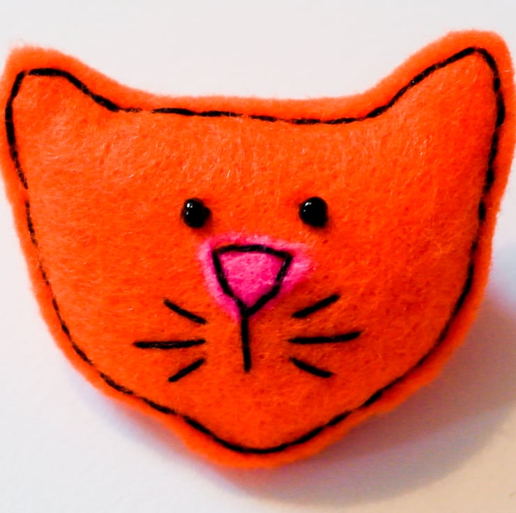 Ginger cat brooch - Cat brooch - Handmade Pin - Folksy