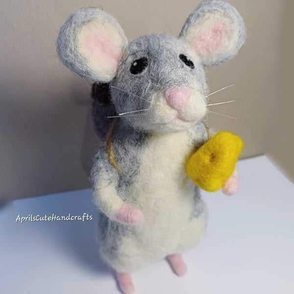 Handmade Needle Felted Mouse Friend - Soft Wool... - Folksy