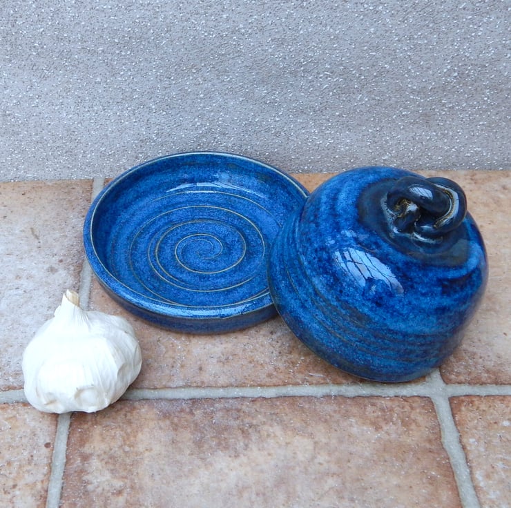 Garlic roaster baker or butter dish hand thrown... - Folksy