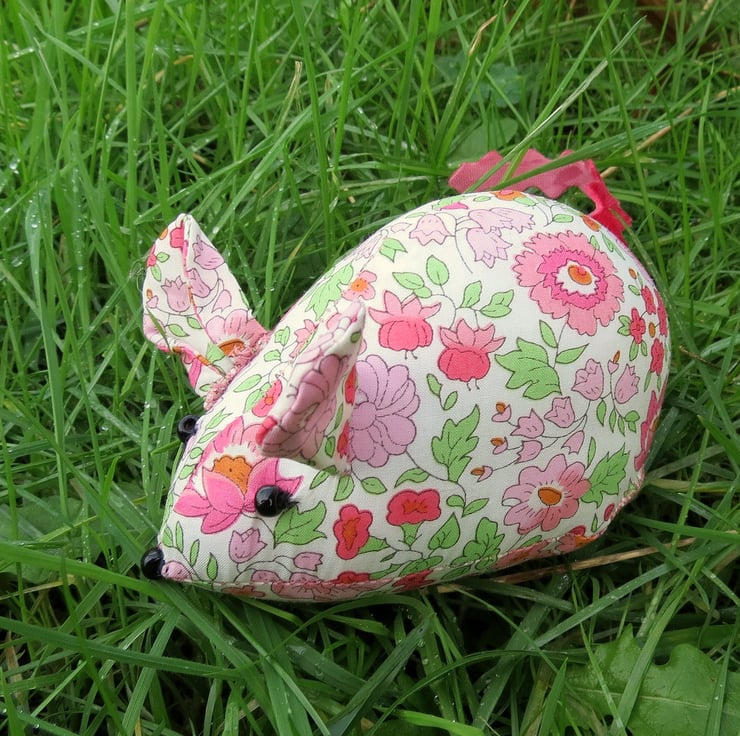 A liberty lawn pin cushion. Field mouse. - Folksy