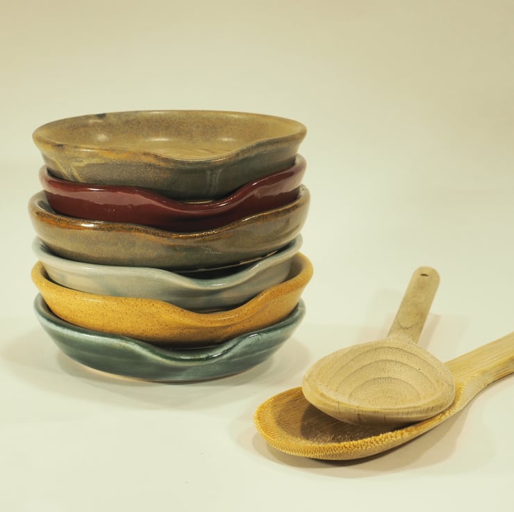 Red handmade ceramic spoonrest with knot design - Folksy