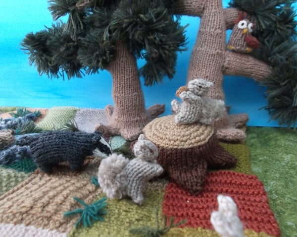 Knitted squirrel - Folksy