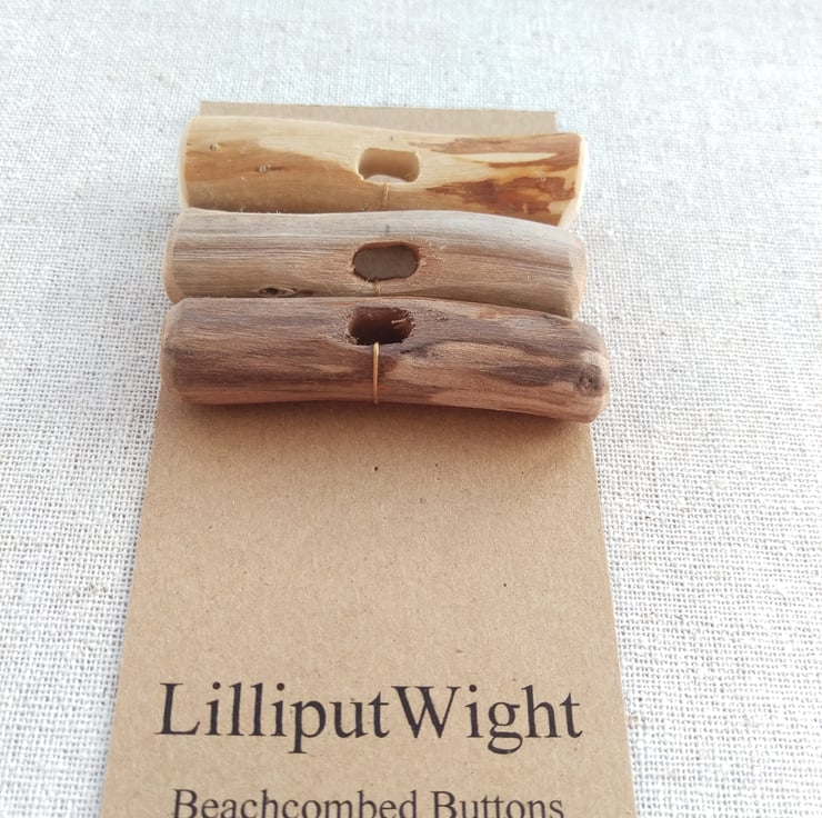 Three large mismached driftwood toggle buttons ... - Folksy