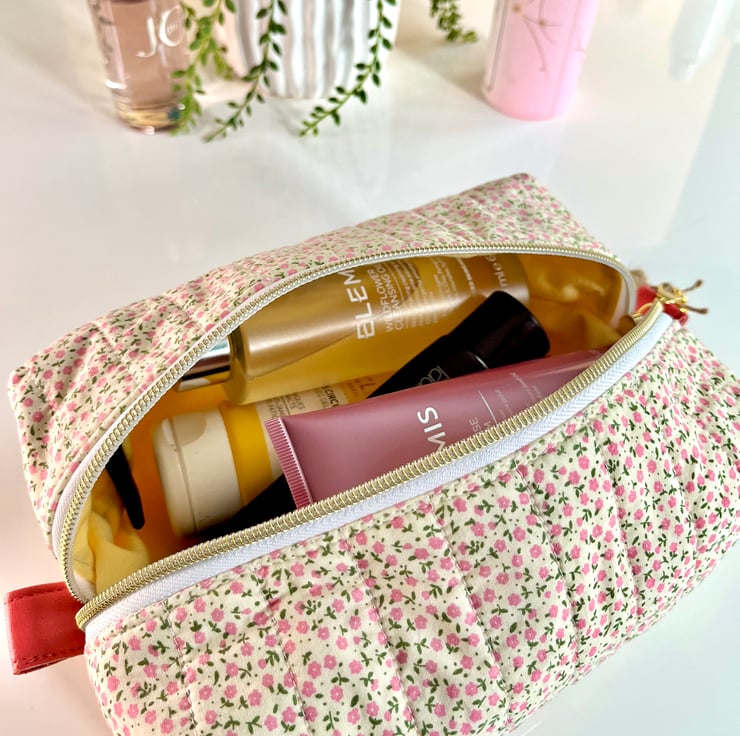 Floral Print Box Shape Quilted Toiletry Bag - Folksy